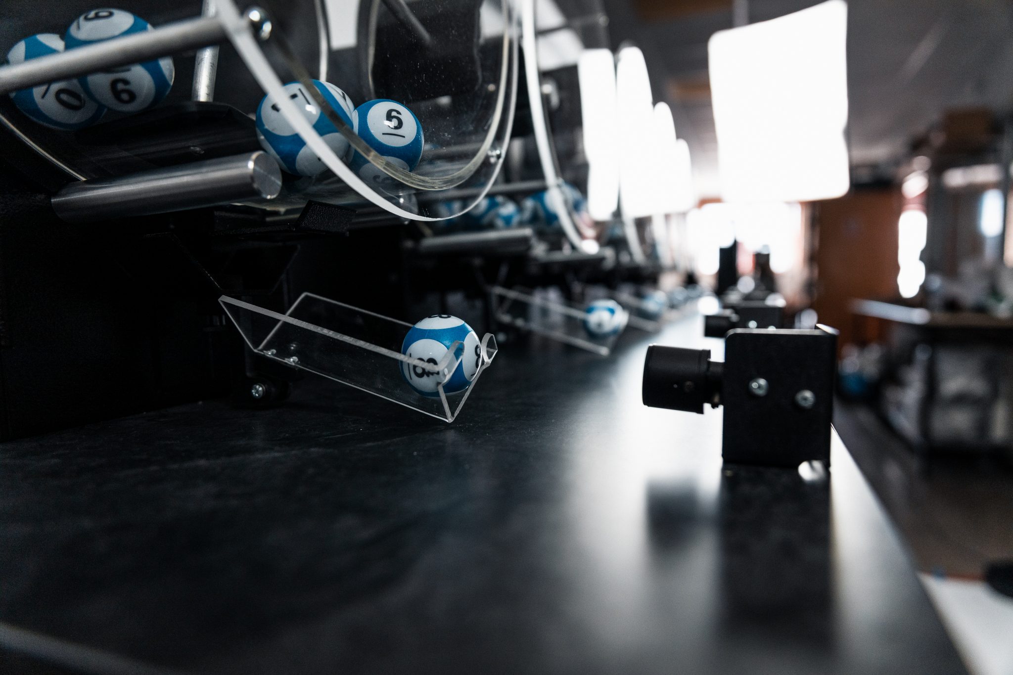 UK Lottery Machines | Multi-Chamber Gravitas Lottery Machine